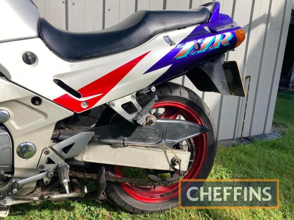 1994 582cc Kawasaki ZZR600 MOTORCYCLE Reg. No. M795 ARK 1994 582cc Kawasaki ZZR600 MOTORCYCLE Reg. No. M795 ARK