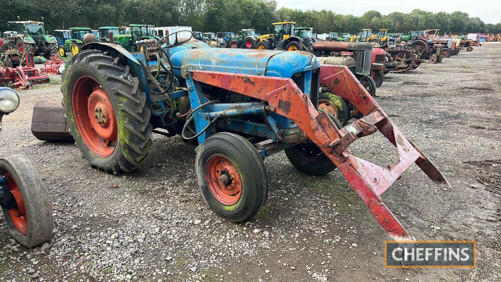 FORDSON Major 4cylinder diesel TRACTOR Fitted with front FORDSON Major 4cylinder diesel TRACTOR Fitted with front